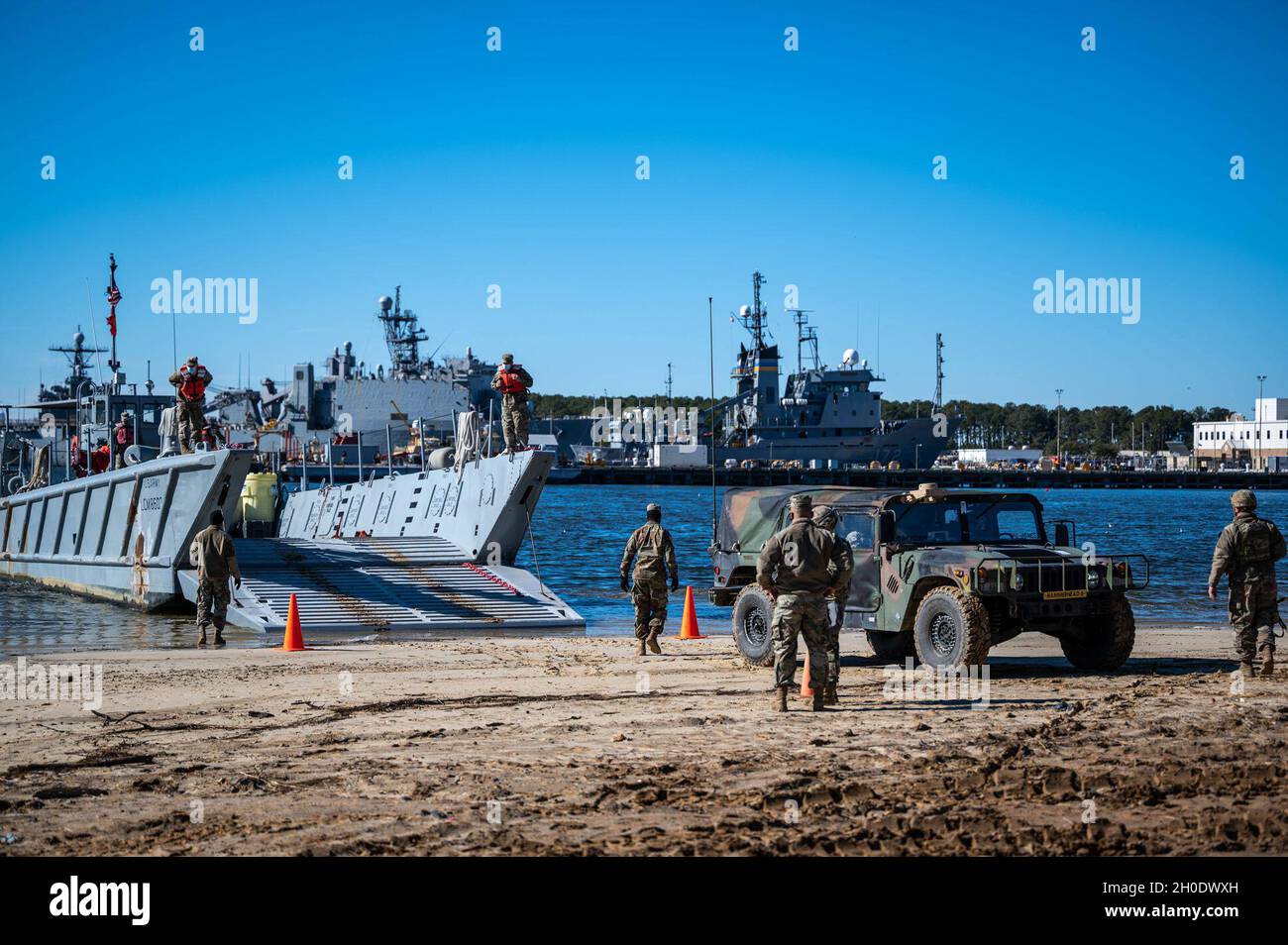 U.S. Army Soldiers from the 10th Transportation Battalion (Terminal ...