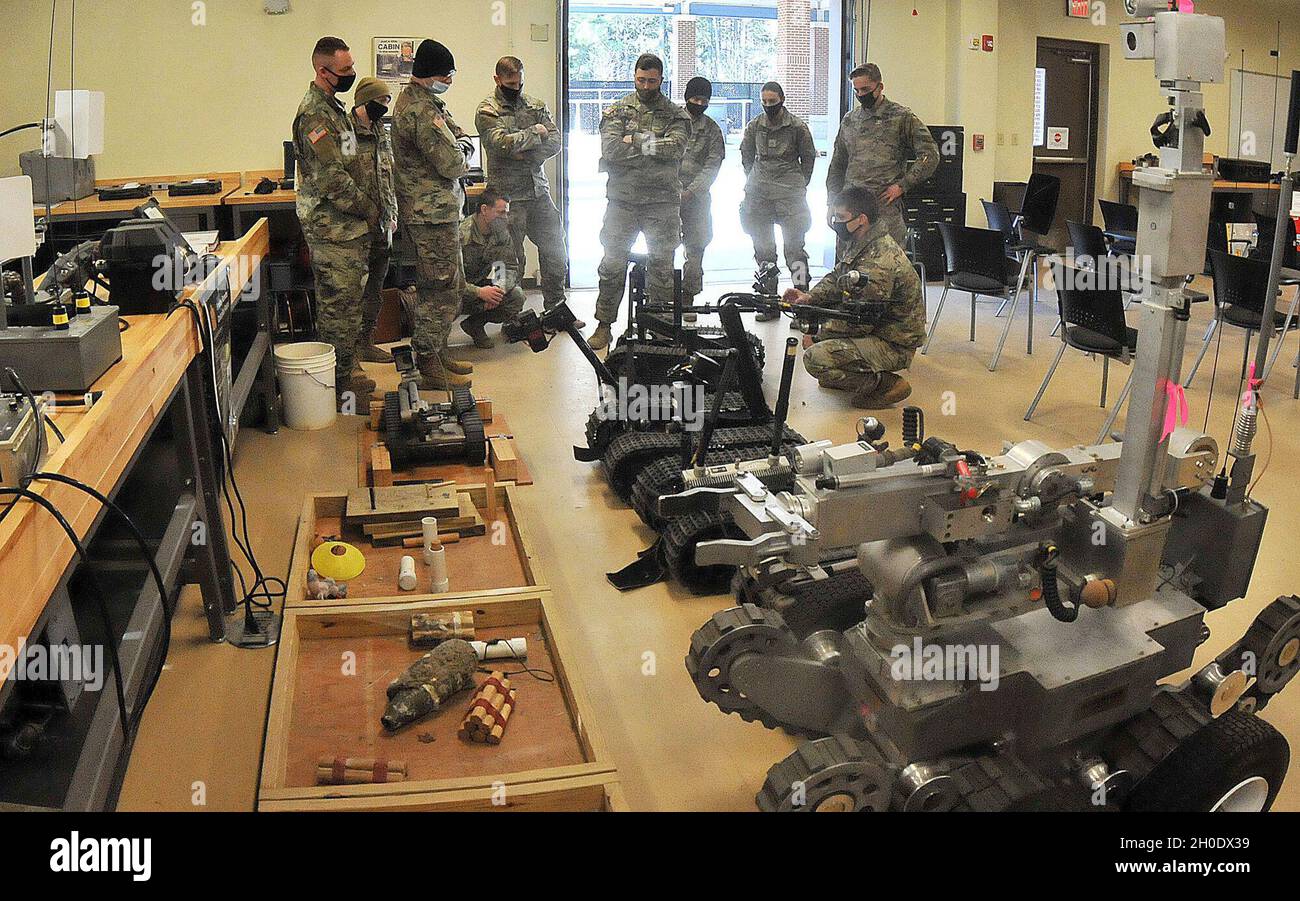Phase I Explosive Ordnance Disposal Course students listen to Staff Sgt ...