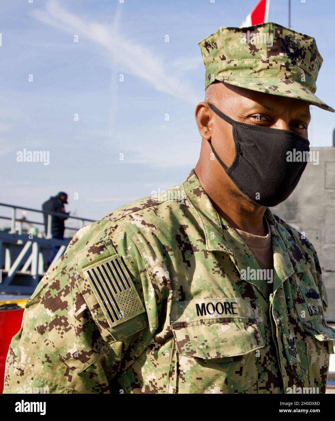 LS1(EWX) Darrell Moore participates in his seventh Diesel-Electric ...