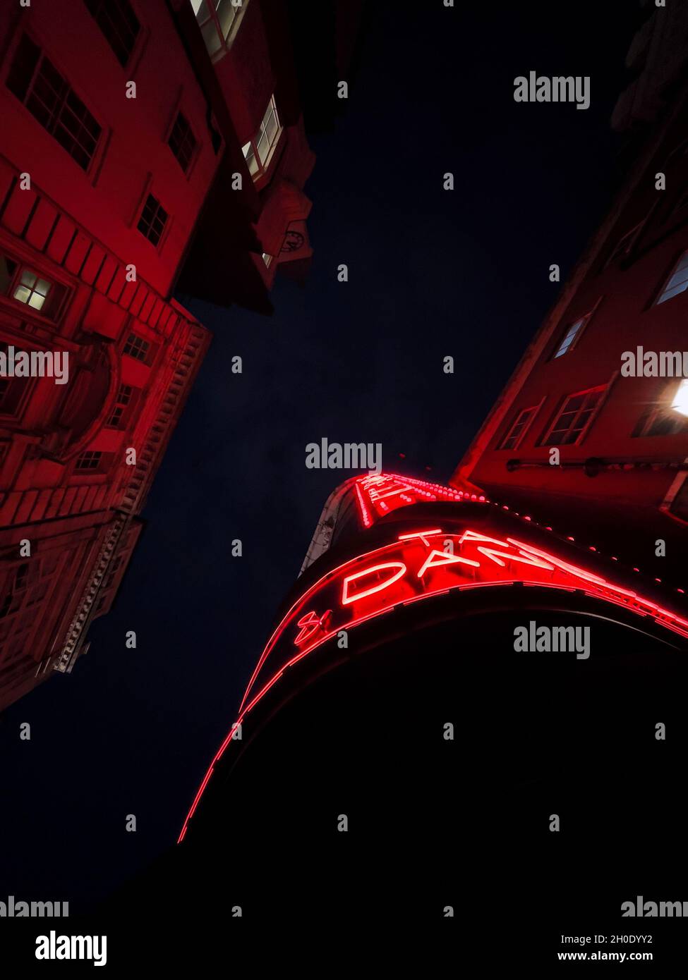 London skyline night neon hi-res stock photography and images - Alamy