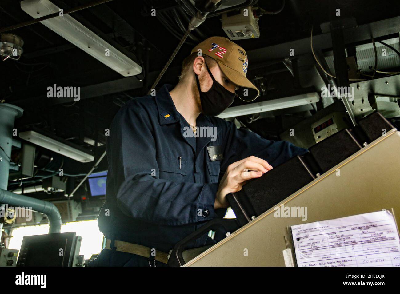 210205-N-FD648-1011 ATLANTIC OCEAN (Feb. 5 2021) – Ensign Daniel Shultz ...