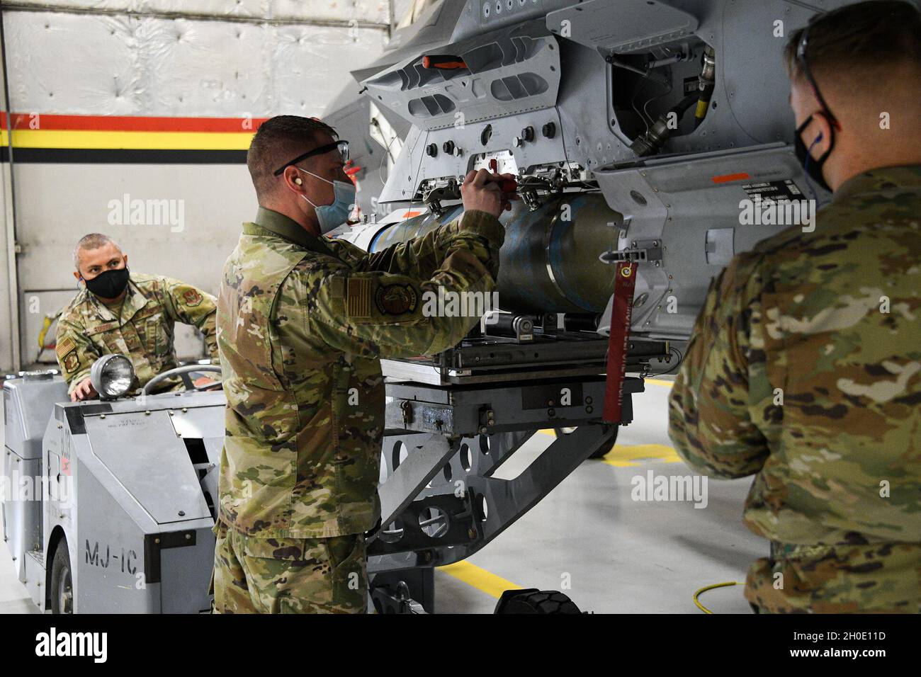 F 35 weapons load hi-res stock photography and images - Alamy