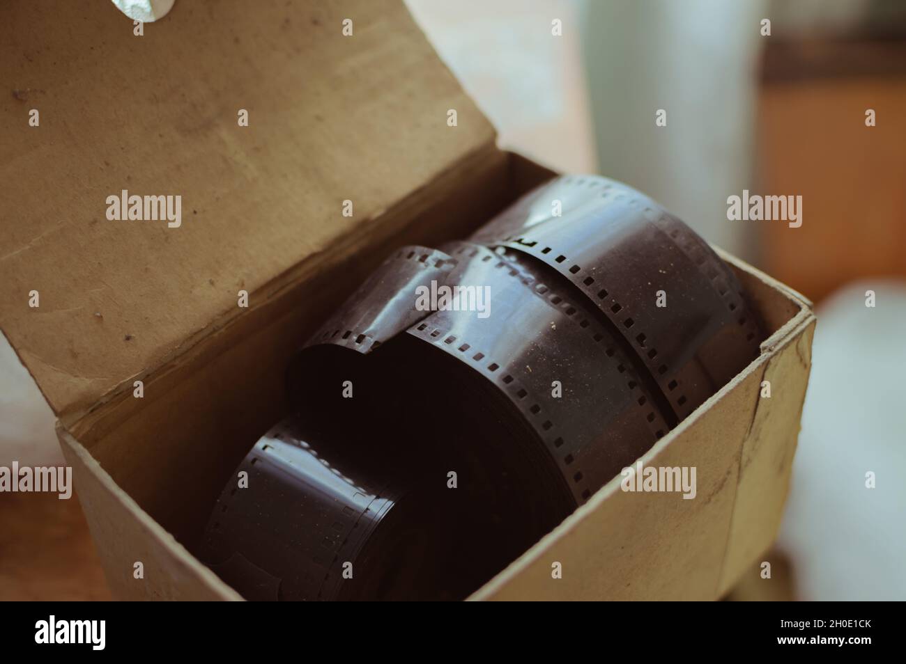 Old cardboard box hi-res stock photography and images - Alamy