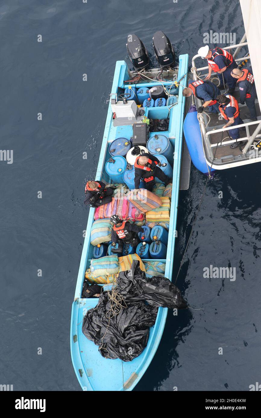 Drug smuggling boat hi-res stock photography and images - Alamy