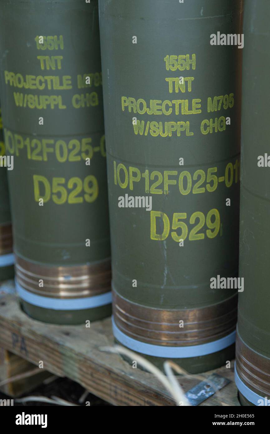 155mm high explosive projectiles hi-res stock photography and images ...