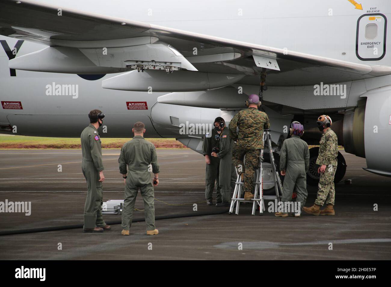 Marines with Marine Aerial Refueler Transport Squadron (VMGR) 152 and ...
