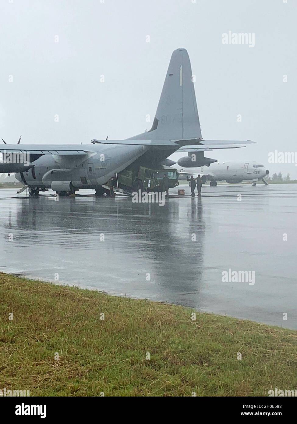 Marines with Marine Aerial Refueler Transport Squadron (VMGR) 152 and ...
