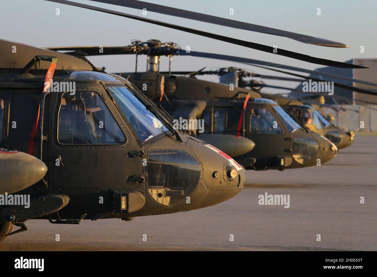 Uh 60 black hawk parked on hi-res stock photography and images - Alamy