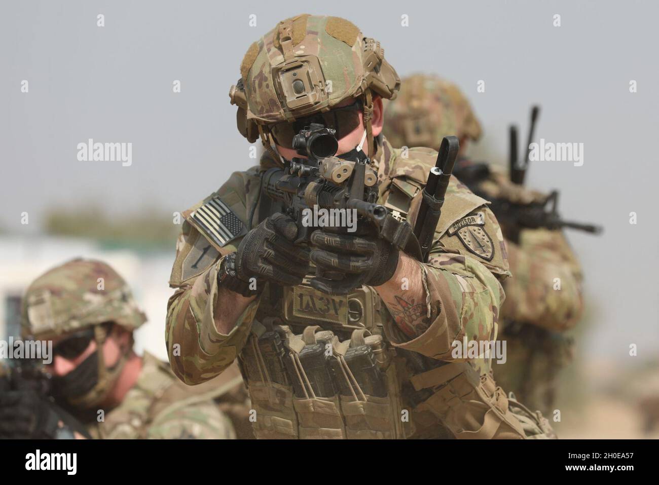 Combined squads of Indian and U.S. infantrymen practice small-unit ...