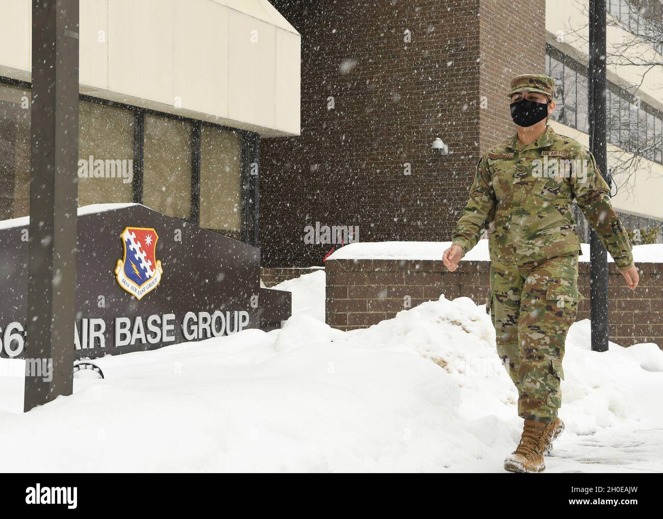 Distributed workforce hi-res stock photography and images - Alamy