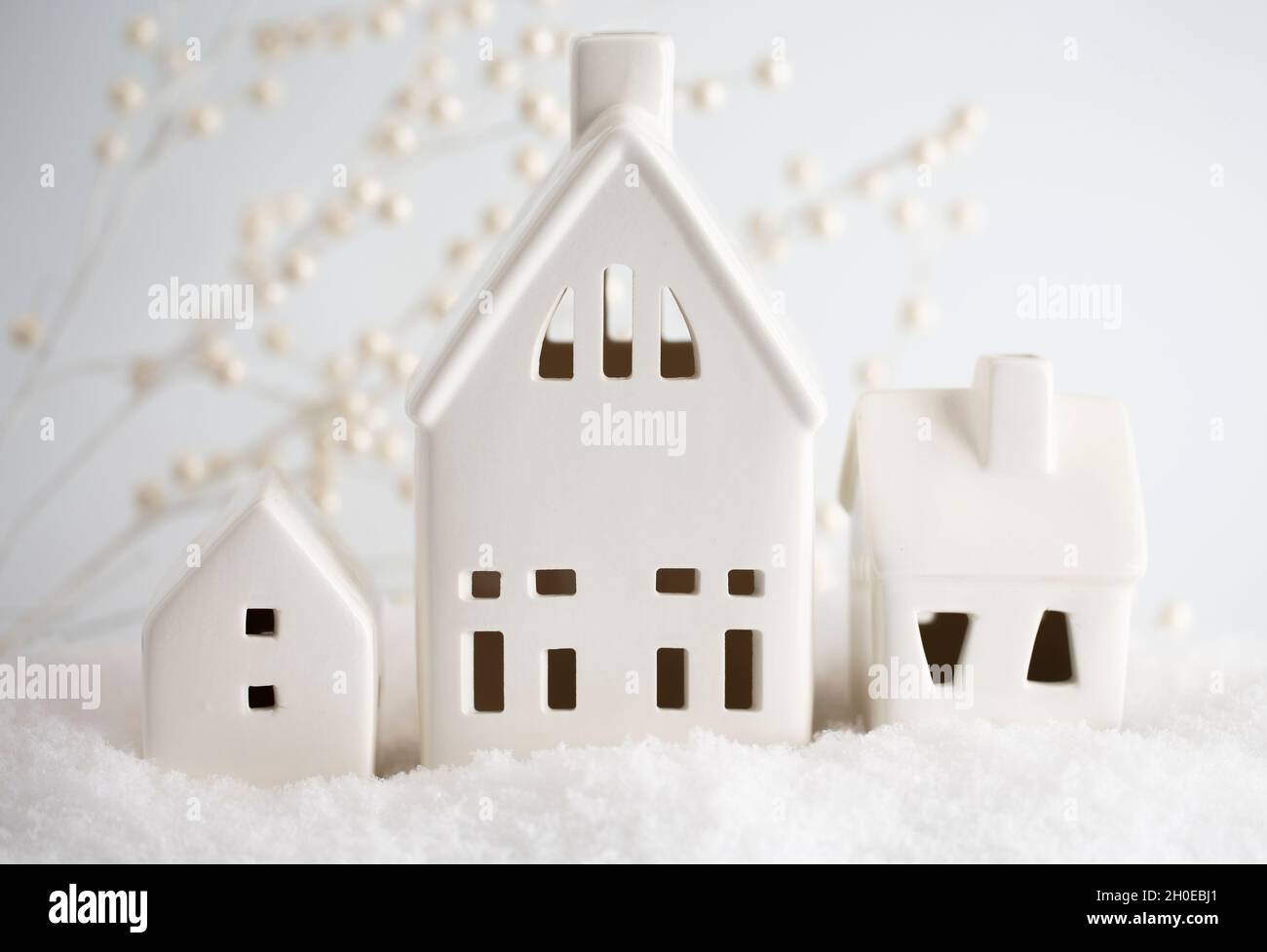 Miniature ceramic houses hi-res stock photography and images - Alamy