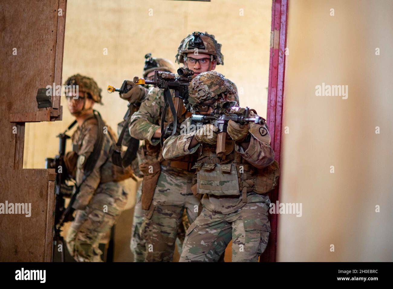 Soldiers assigned to Charlie Company, 2nd Battalion, 35th Infantry ...