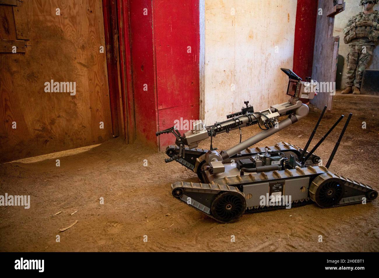 Soldiers assigned to Charlie Company, 2nd Battalion, 35th Infantry ...