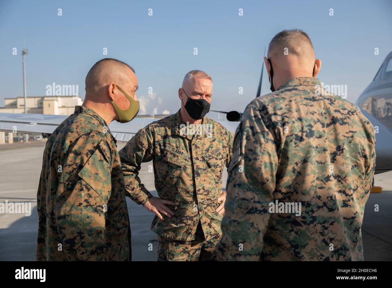 Distributed c2 hi-res stock photography and images - Alamy