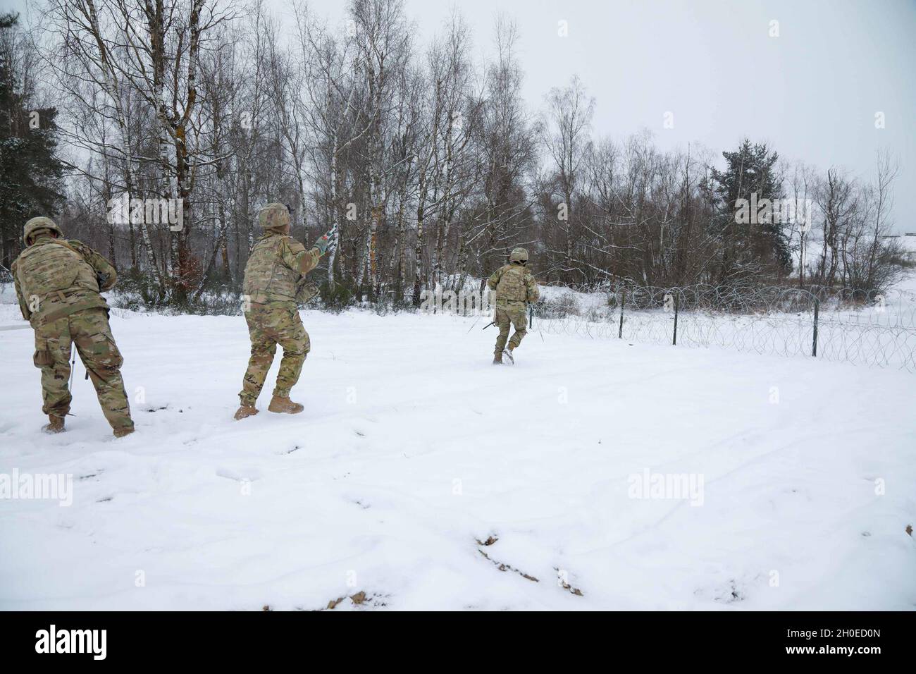 U.S. Soldiers assigned to 2nd platoon, Alpha Company, 91st Brigade ...