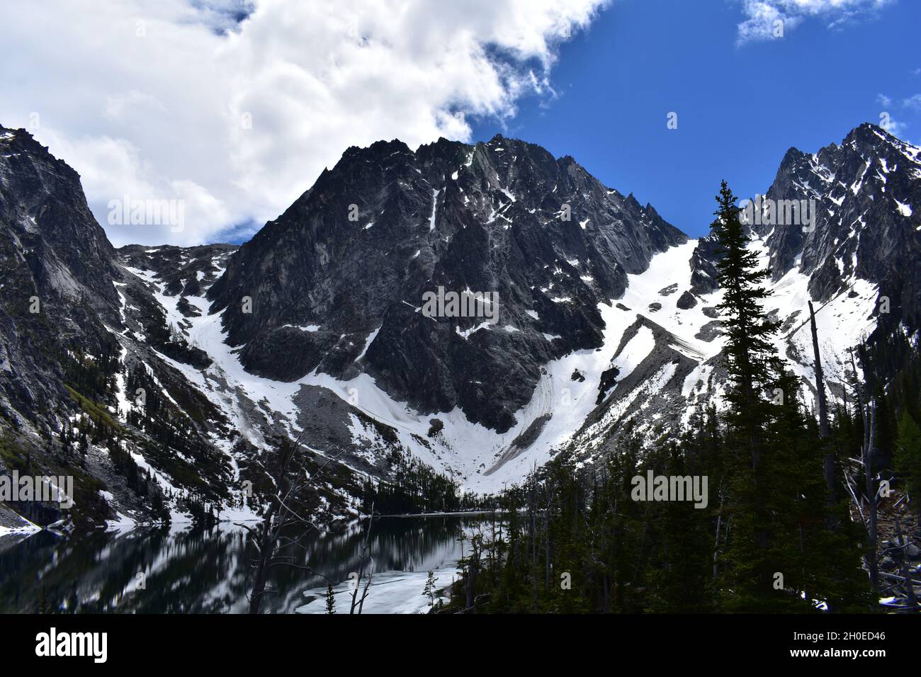 Colchuck lake hi-res stock photography and images - Alamy
