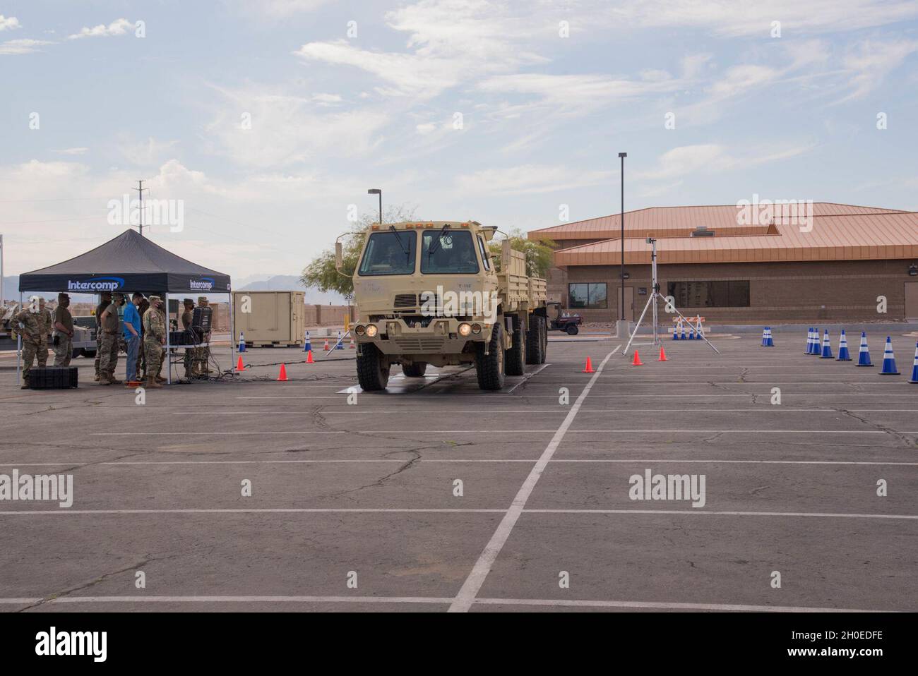 Deployable air base system hi-res stock photography and images - Alamy