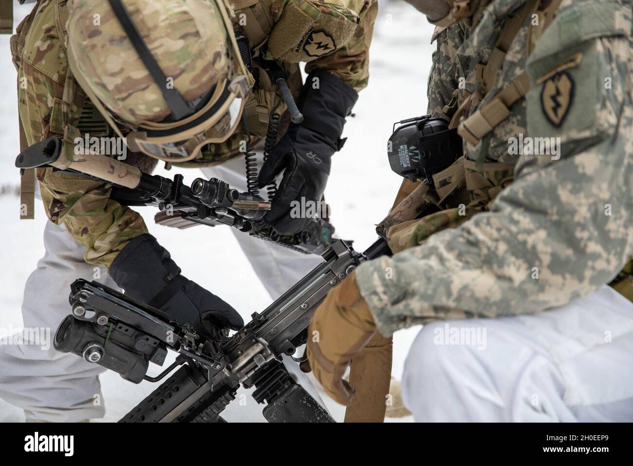 Paratroopers with 3rd Battalion, 509th parachute infantry regiment, 4th ...
