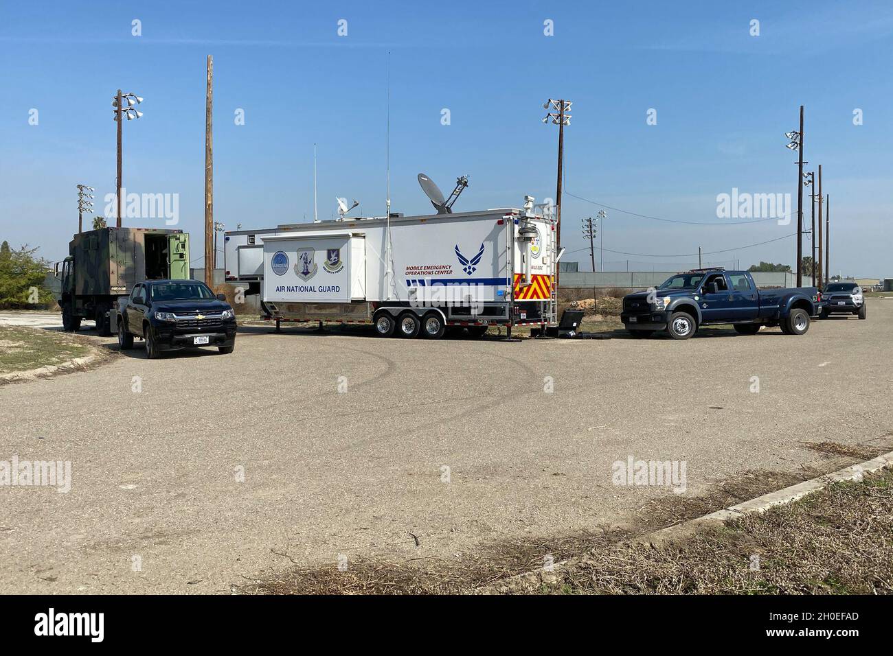 Mobile emergency operations center hi-res stock photography and images ...