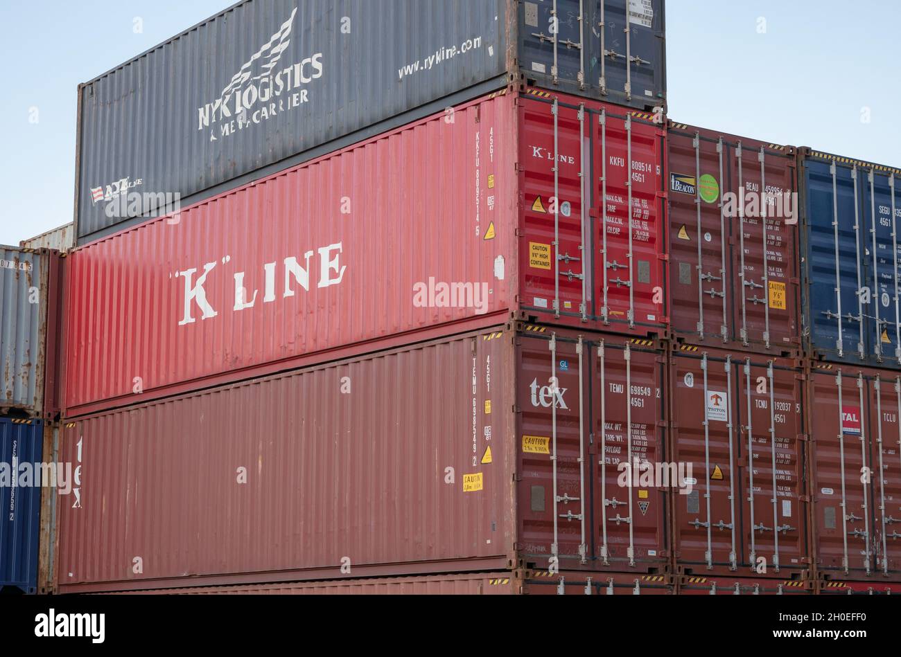 ISO-Container sind genormte Großraumbehälter (Seefracht-Container, engl ...