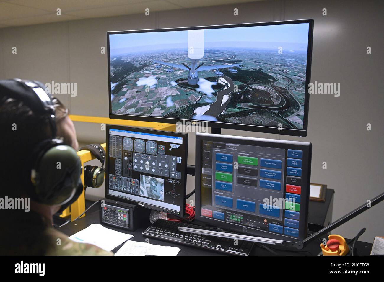 U.S. Air Force Master Sgt. Grant Ringenberg, 100th Operations Group ...