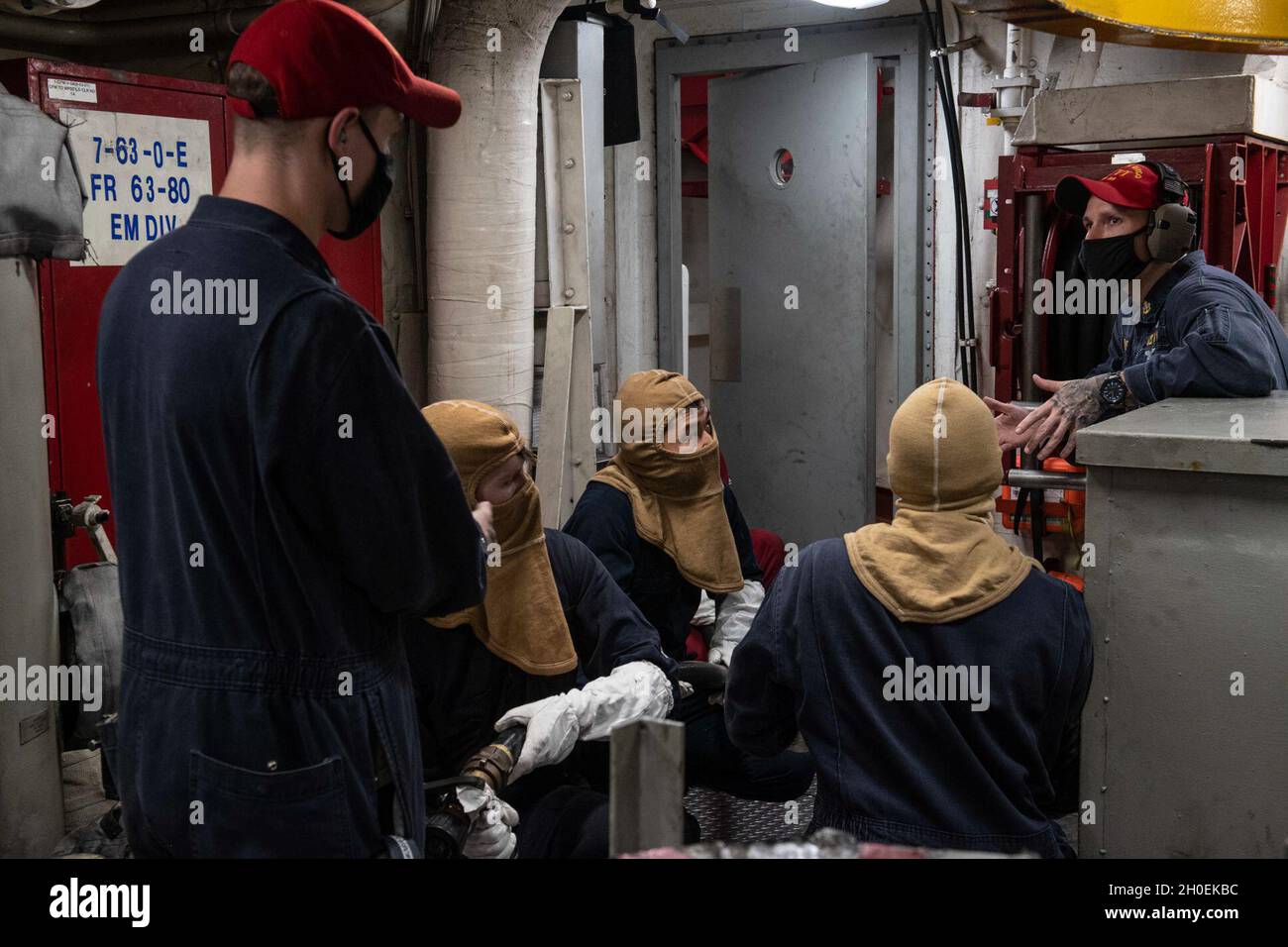 U s navy chief damage controlman hi-res stock photography and images ...