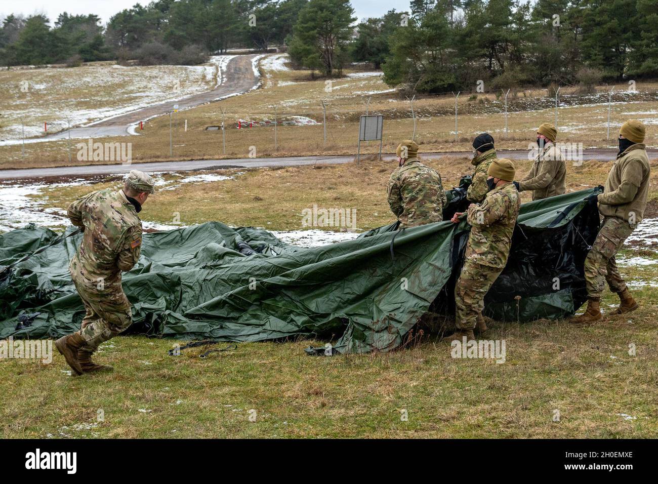 U.S. Army Soldiers assigned to 12th Combat Aviation Brigade(12th CAB ...