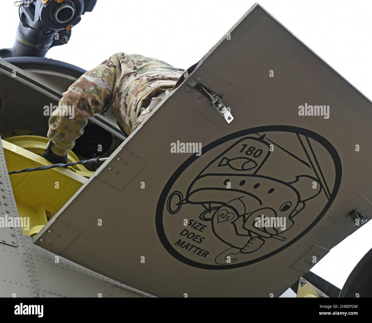 A U.S. Army soldier with 12th Combat Aviation Brigade (12th CAB ...