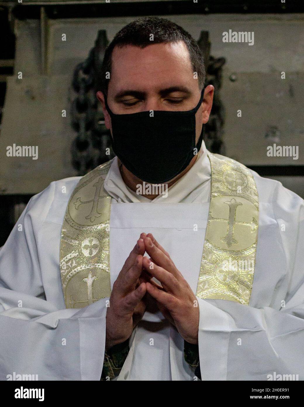 U.S. Navy Lt. Steven Walker, the chaplain with Battalion Landing Team 3 ...