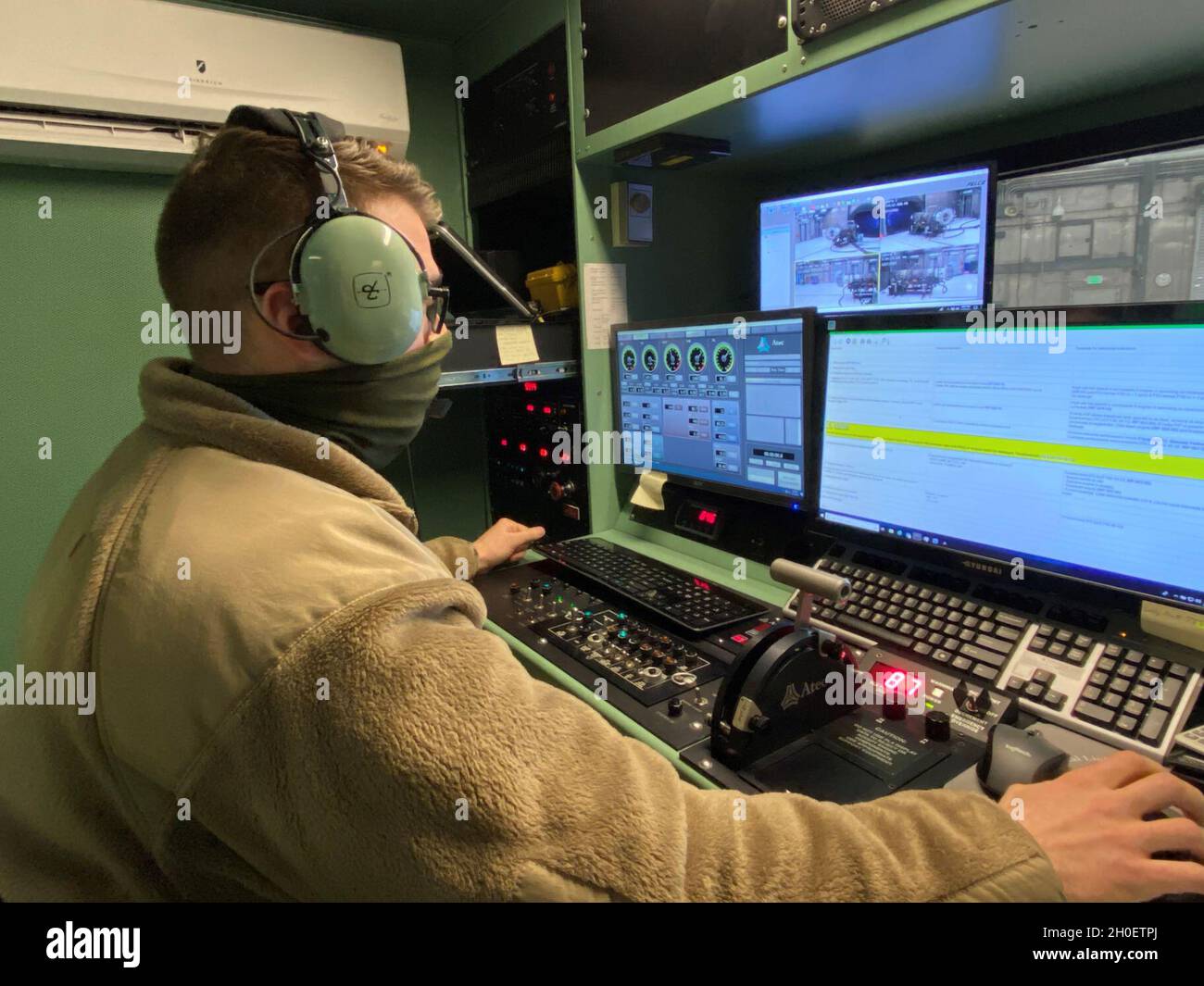 An Aerospace Propulsion specialist from the 148th Fighter Wing ...