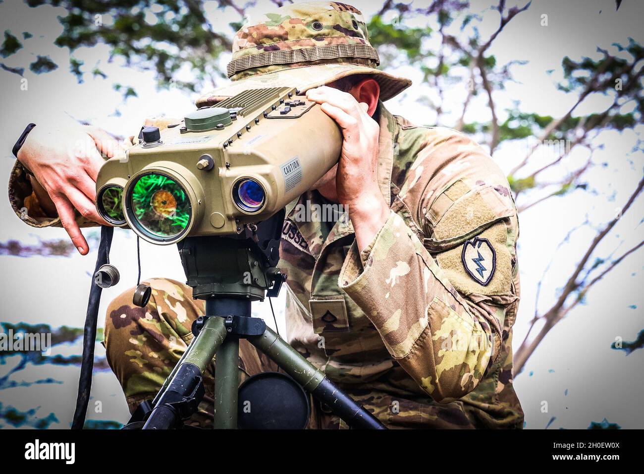 Soldiers from 3rd Battalion, 7th Field Artillery, 25th Infantry ...