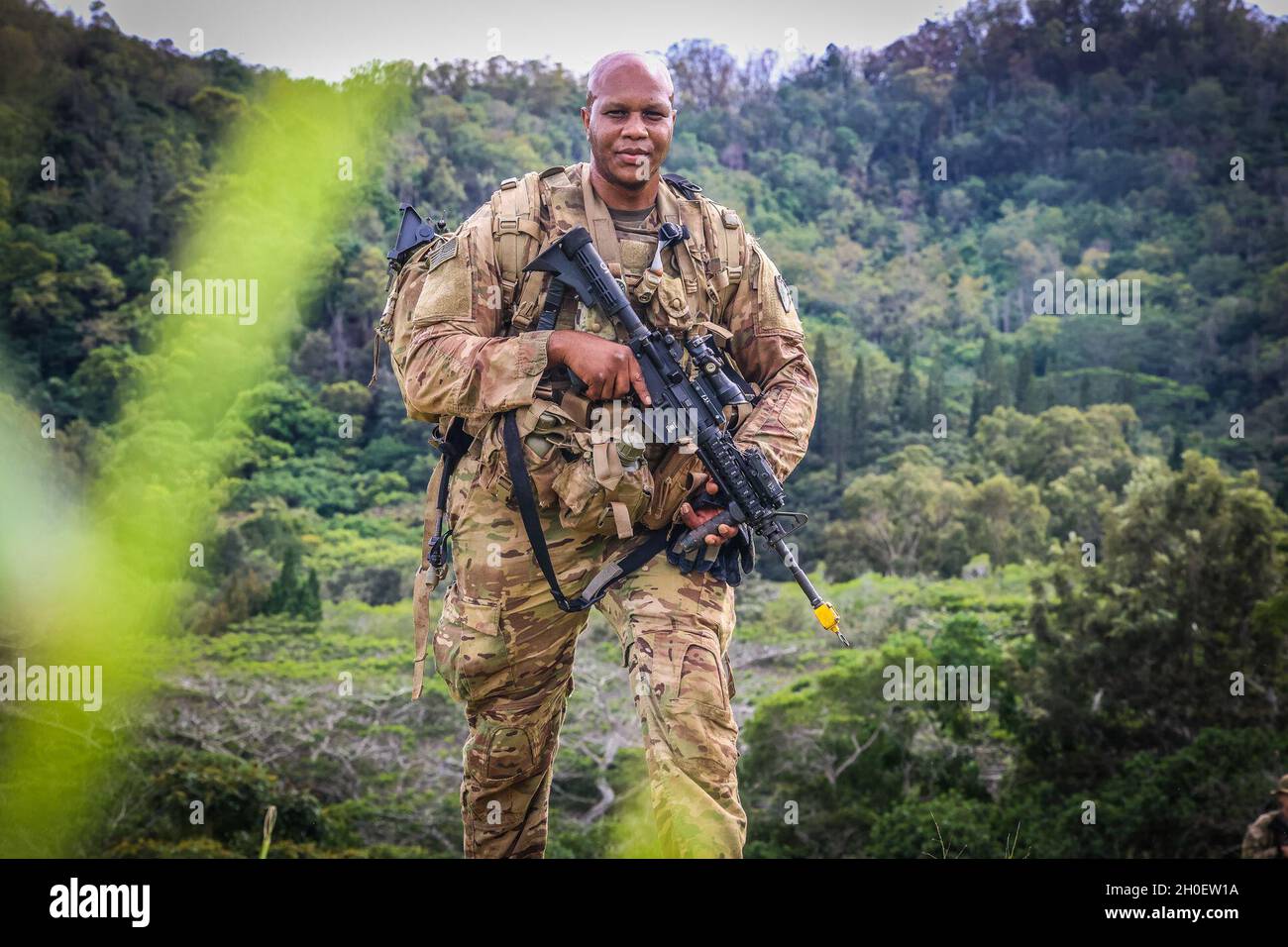 Soldiers from 3rd Battalion, 7th Field Artillery, 25th Infantry ...