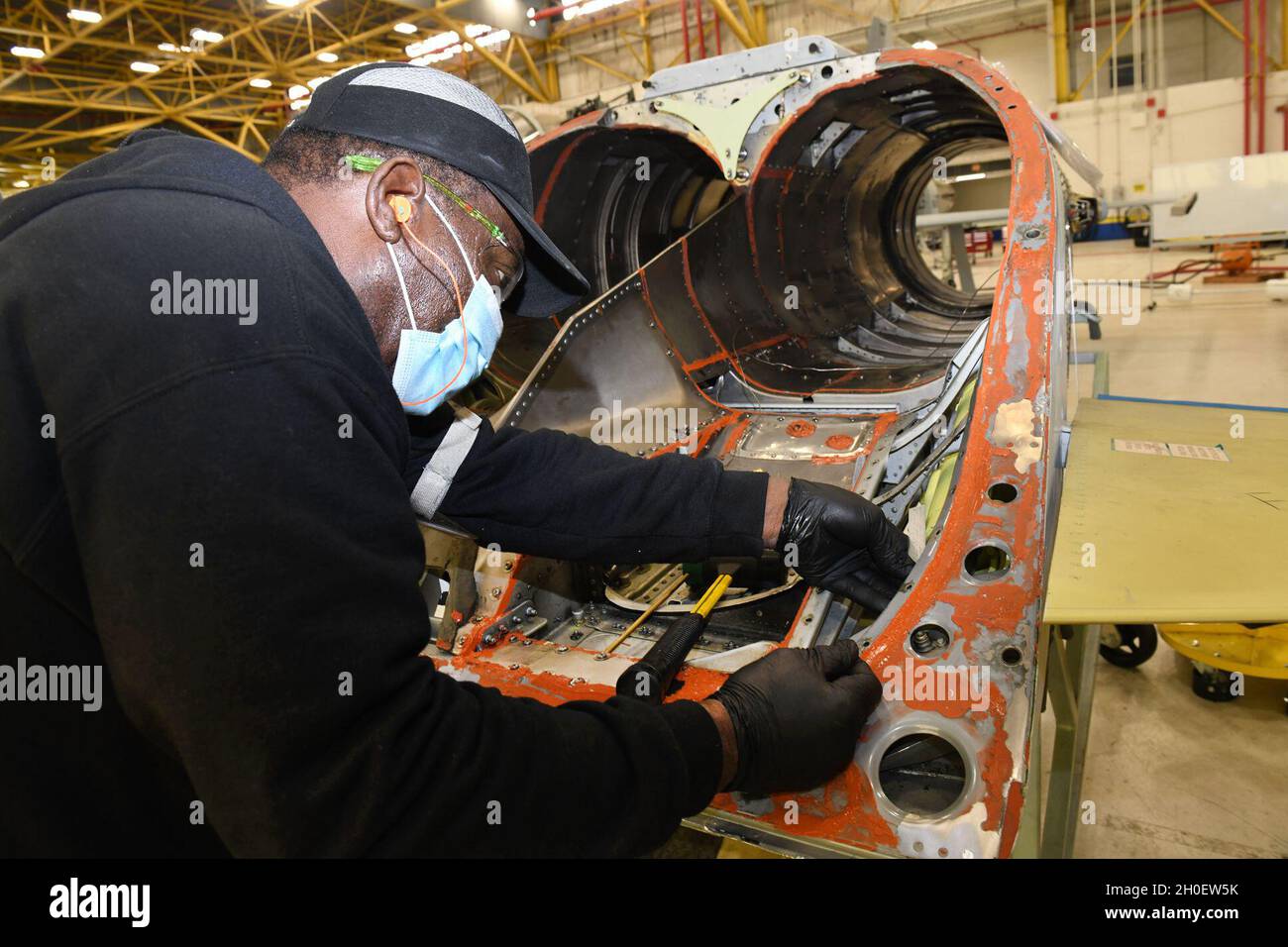 210217-N-DG678-098 JACKSONVILLE, Fla. (Feb. 17, 2021) Aircraft mechanic ...