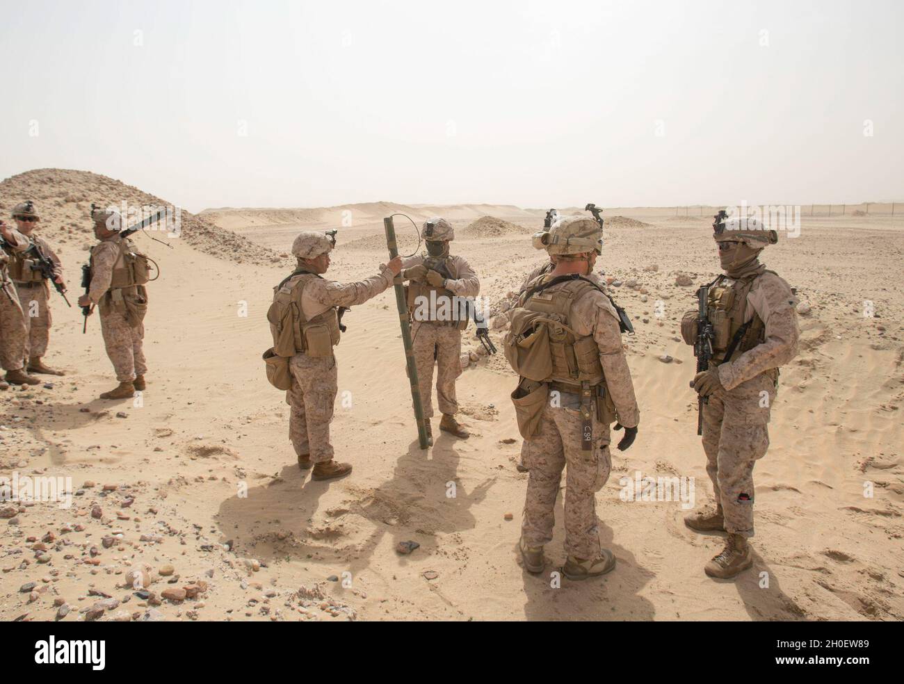 Field expedient bangalore hi-res stock photography and images - Alamy