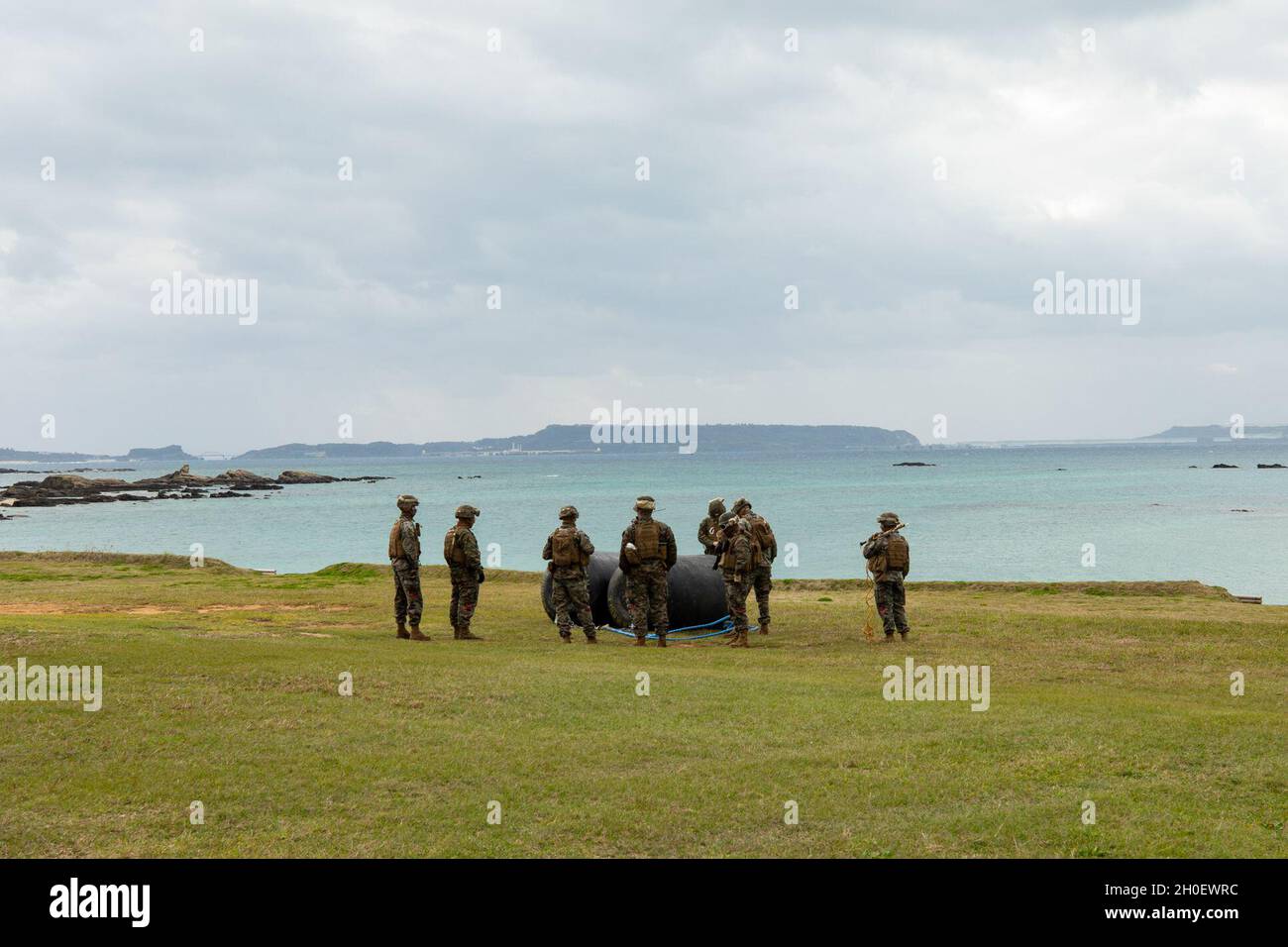 U.S. Marines with Helicopter Support Team, 3d Landing Support Battalion ...