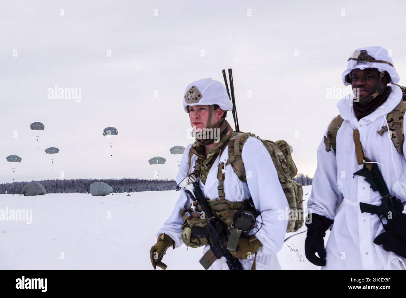 Paratroopers with the 4th Infantry Brigade Combat Team (Airborne), 25th ...