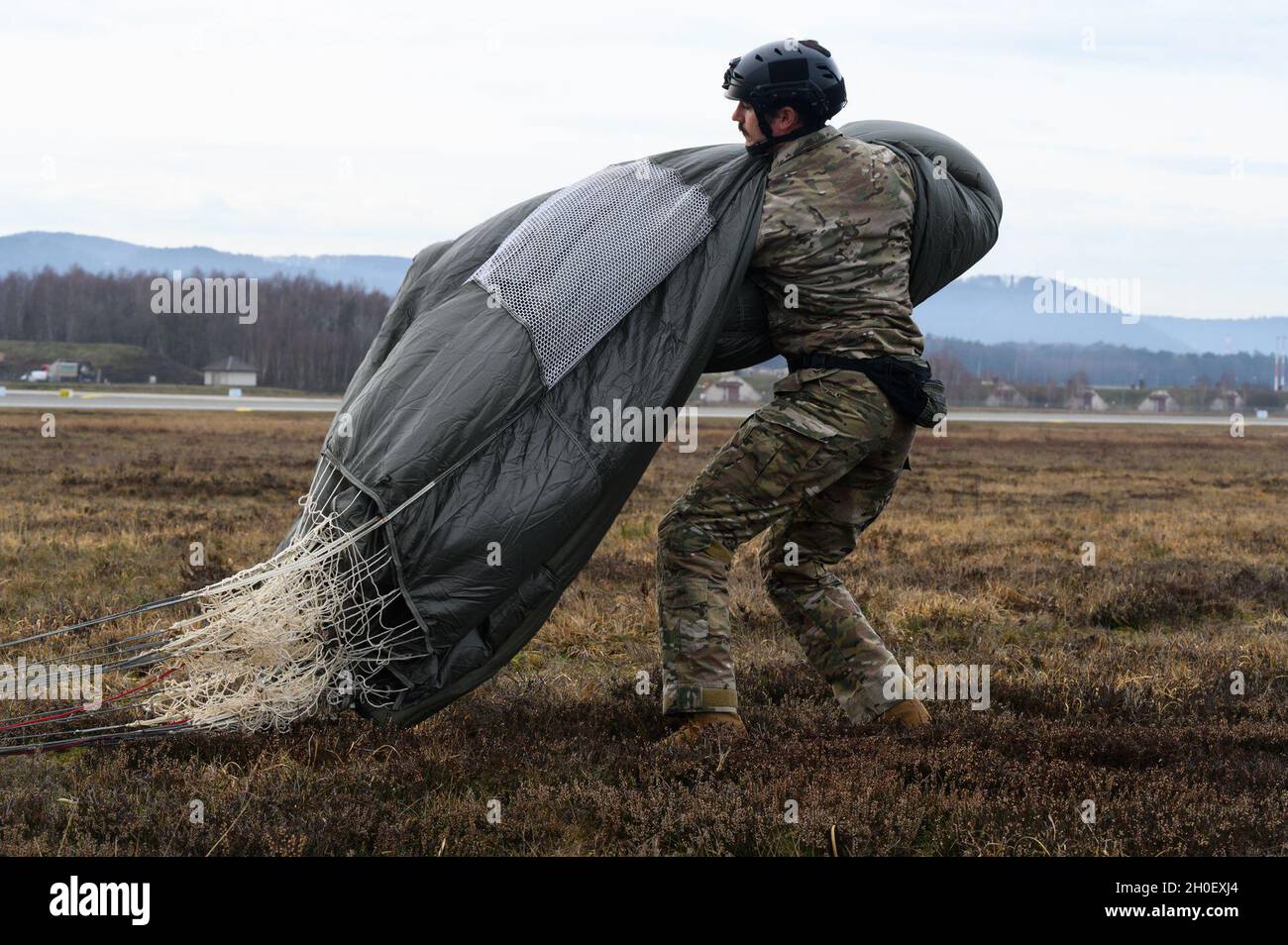 U.S. Air Force Tech. Sgt. Dwight Stalter, 435th Security Forces ...
