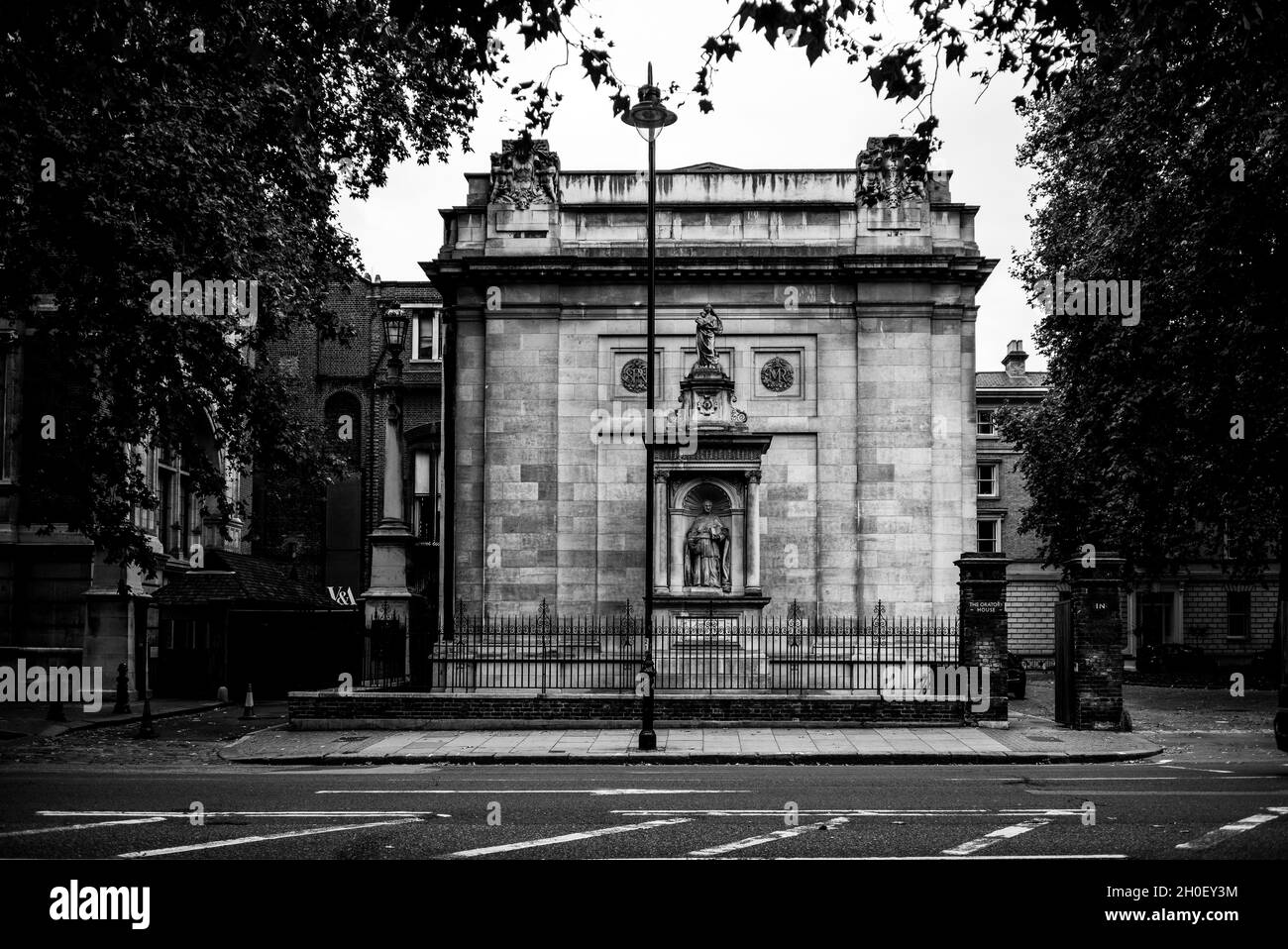 Holy Trinity Brompton Stock Photo - Alamy