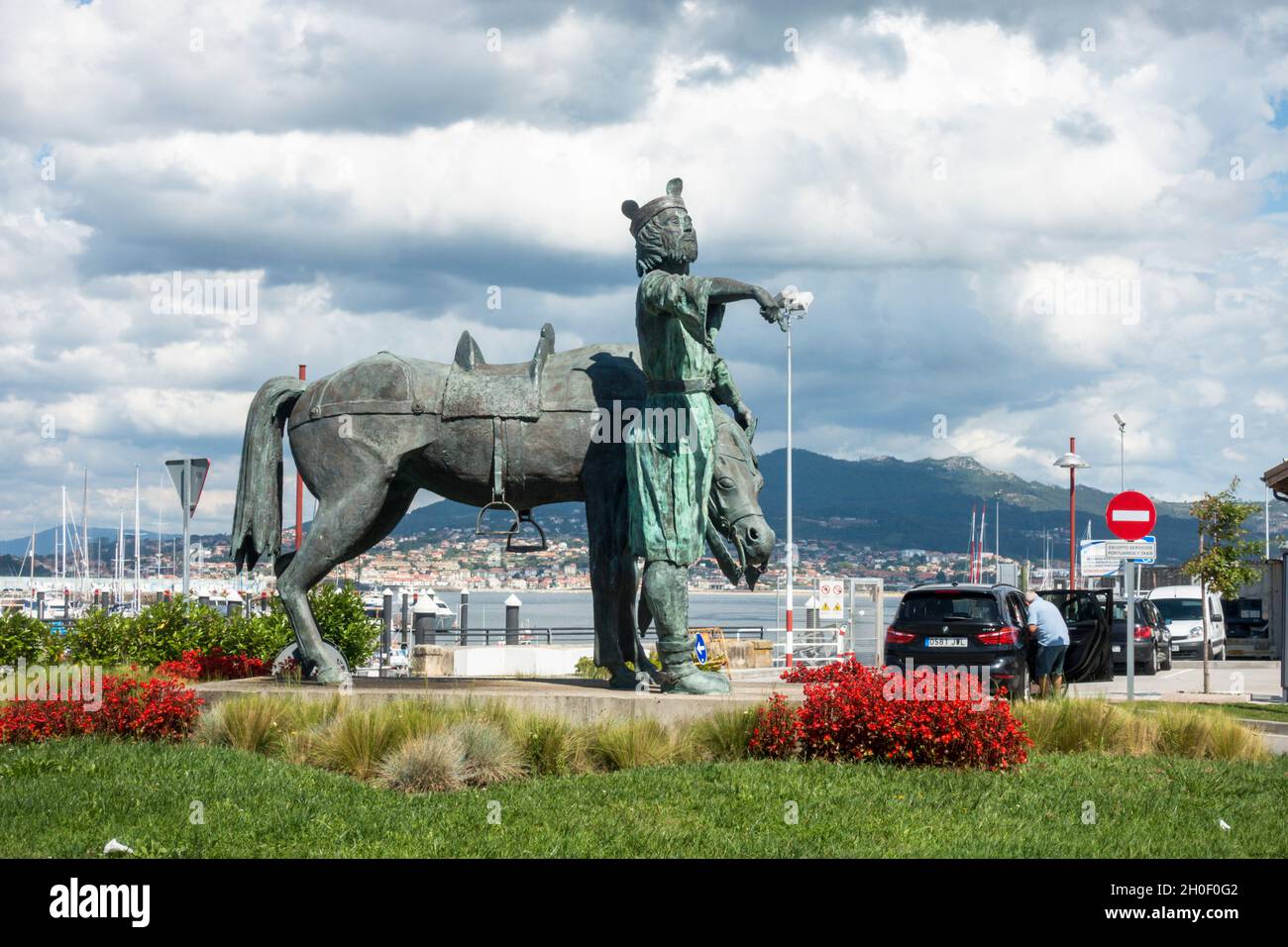 Statue of alfonso ix hi-res stock photography and images - Alamy