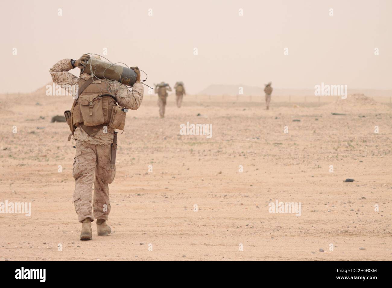 U.S. Marines with Combat Engineer Platoon, Battalion Landing Team 1/4 ...