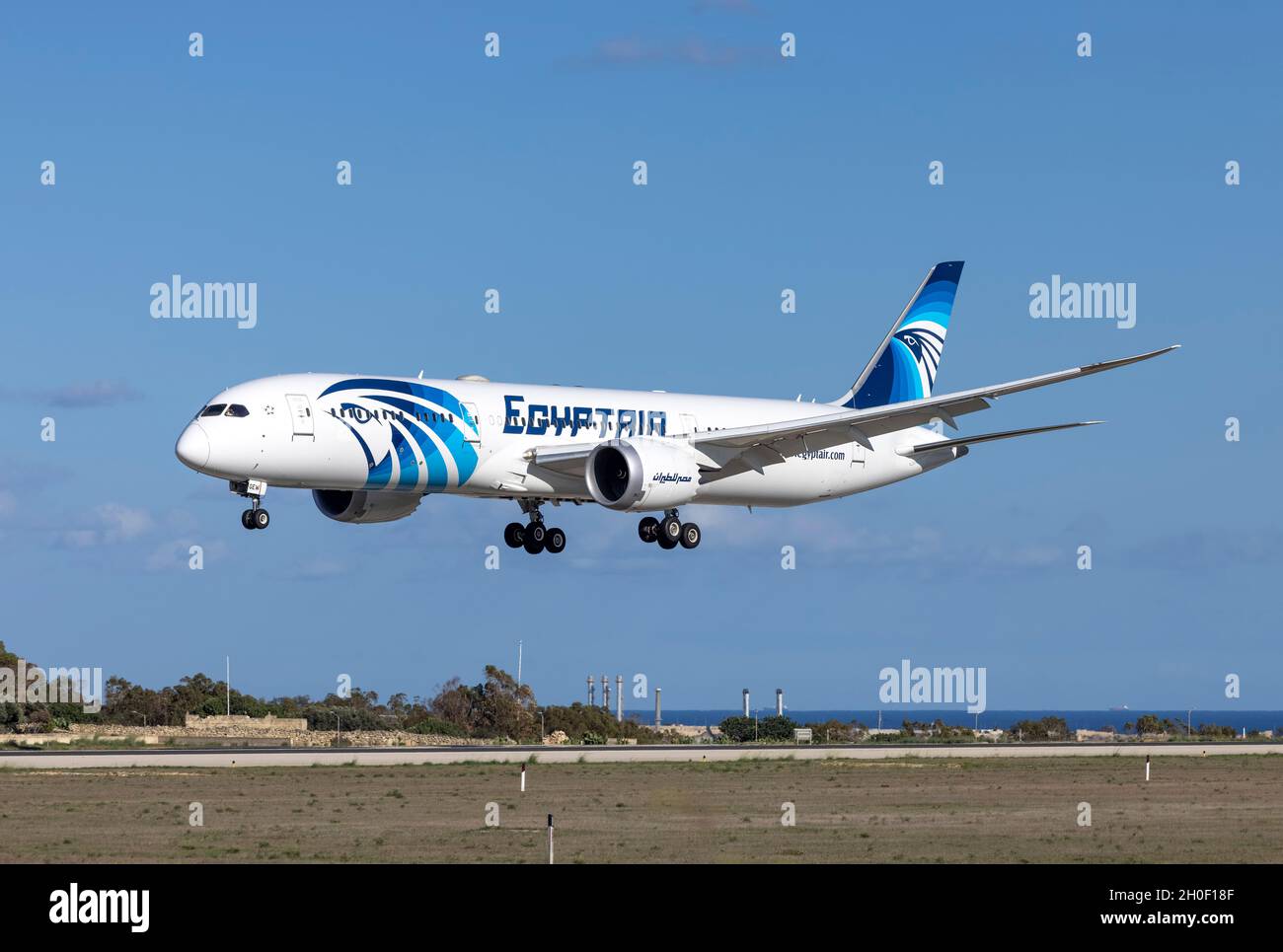Boeing 787 9 dreamliner su get egyptair hi-res stock photography and ...