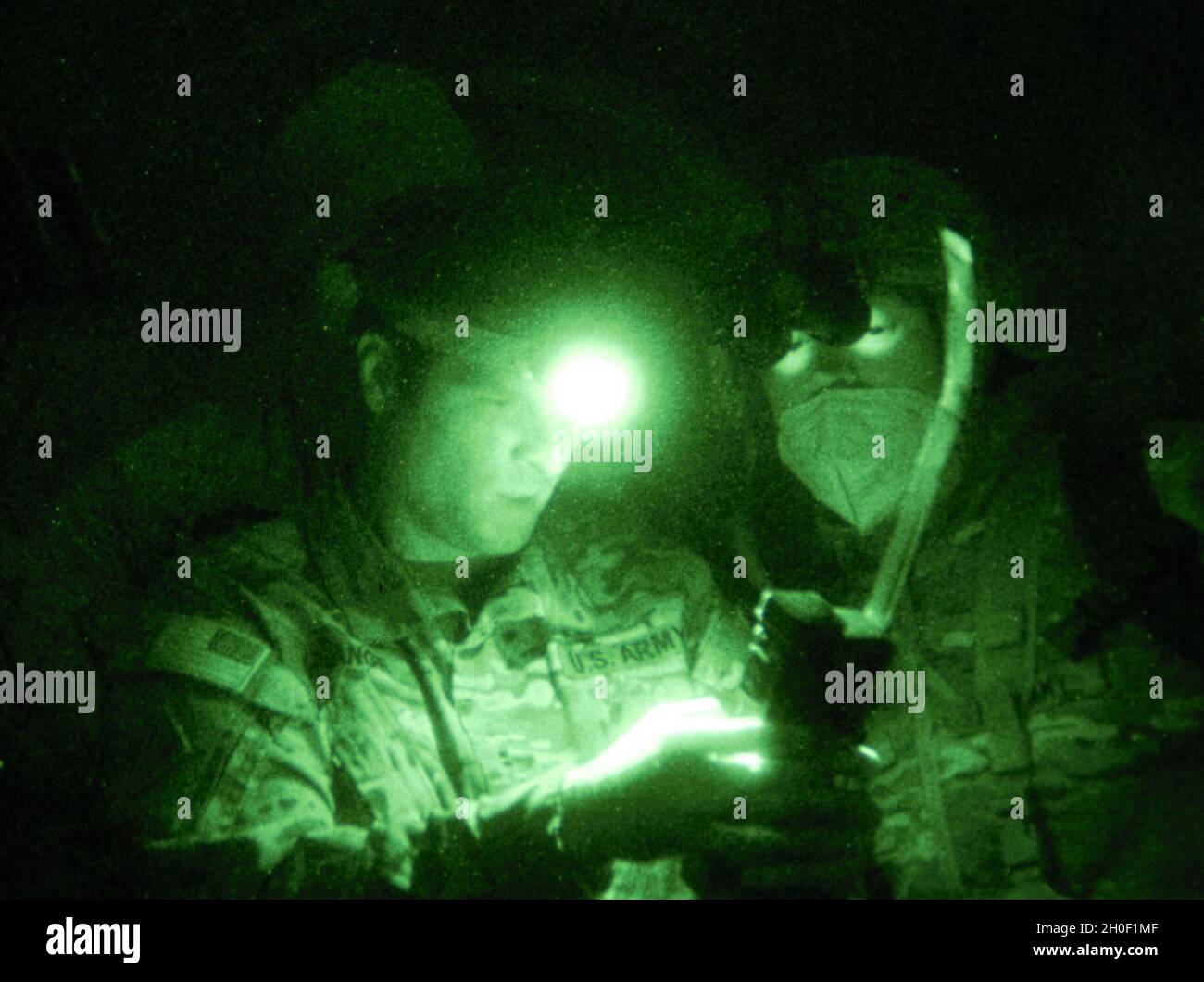 U.S. Army Soldiers assigned to the 6th Battalion, 101st Combat Aviation ...