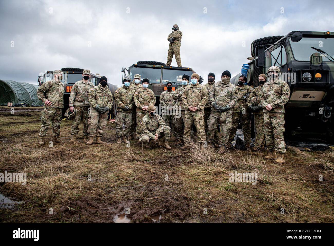 U.S. Army Soldiers assigned to 1st Battalion, 214th Aviation Regiment ...