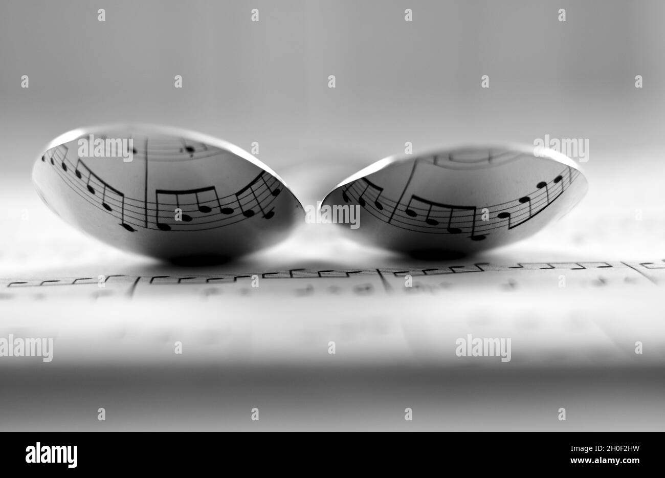 Spoons and music notes hi-res stock photography and images - Alamy