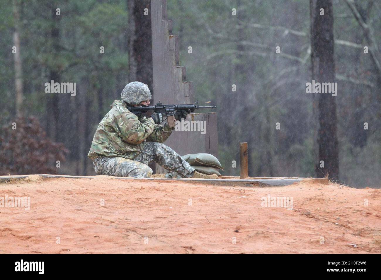 The 353rd Civil Affairs Command (CACOM) competitors in the 352nd CACOM ...