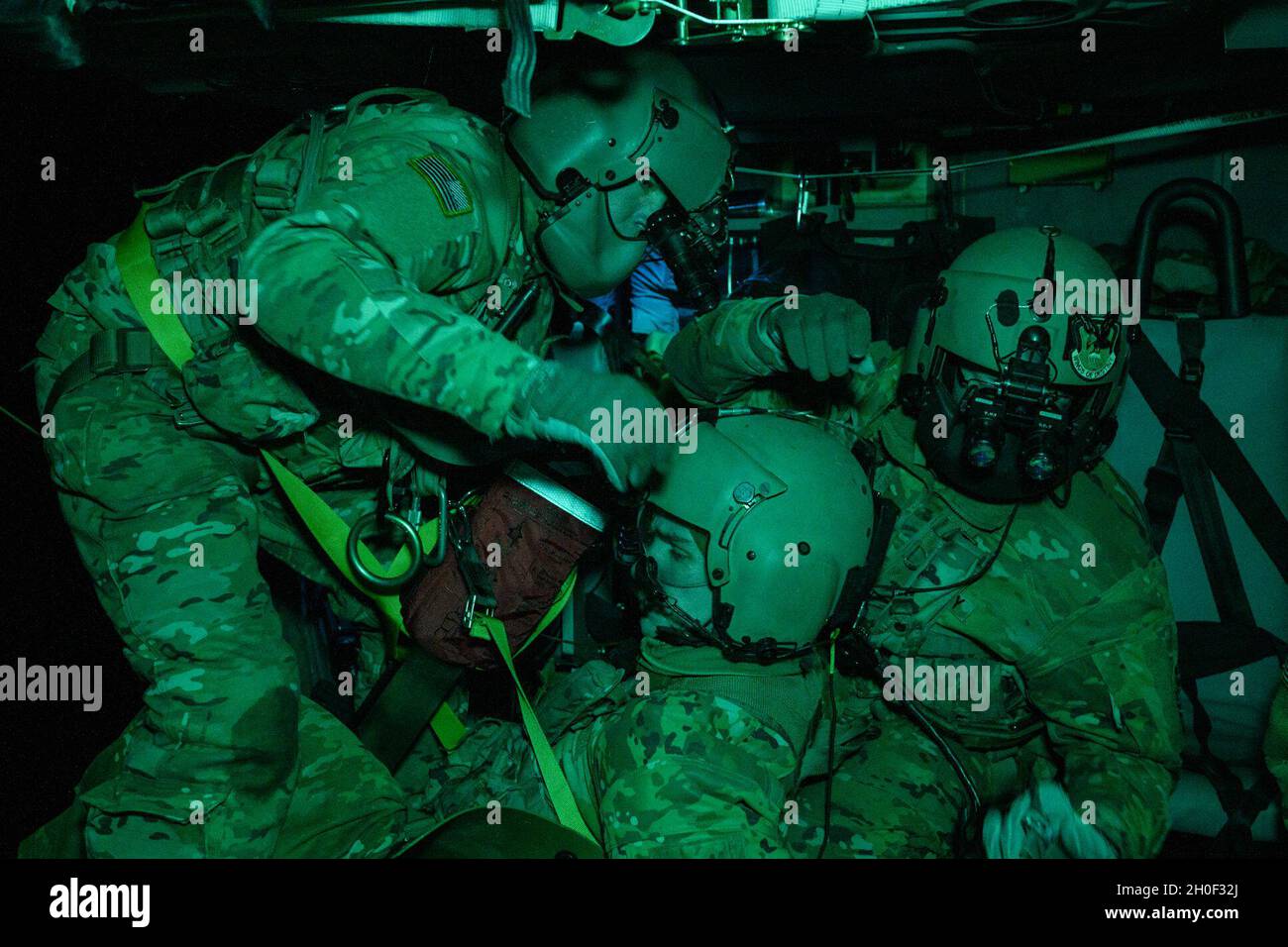 U.S. Army Staff Sgt. Taylor Mitchell (left) and Sgt. Dakota Maatman ...