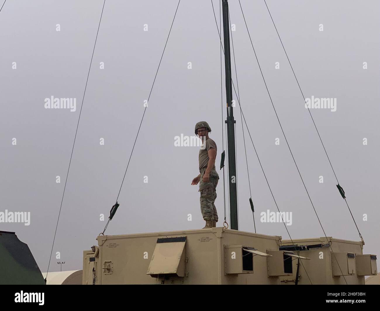 U.S. Soldiers with Charlie Company, 628th Aviation Support Battalion ...