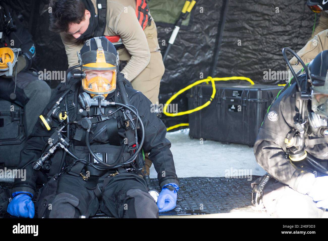 210220-N-AP176-1117 LITTLE FALLS, Minn. - (Feb. 20, 2021) Navy Diver ...