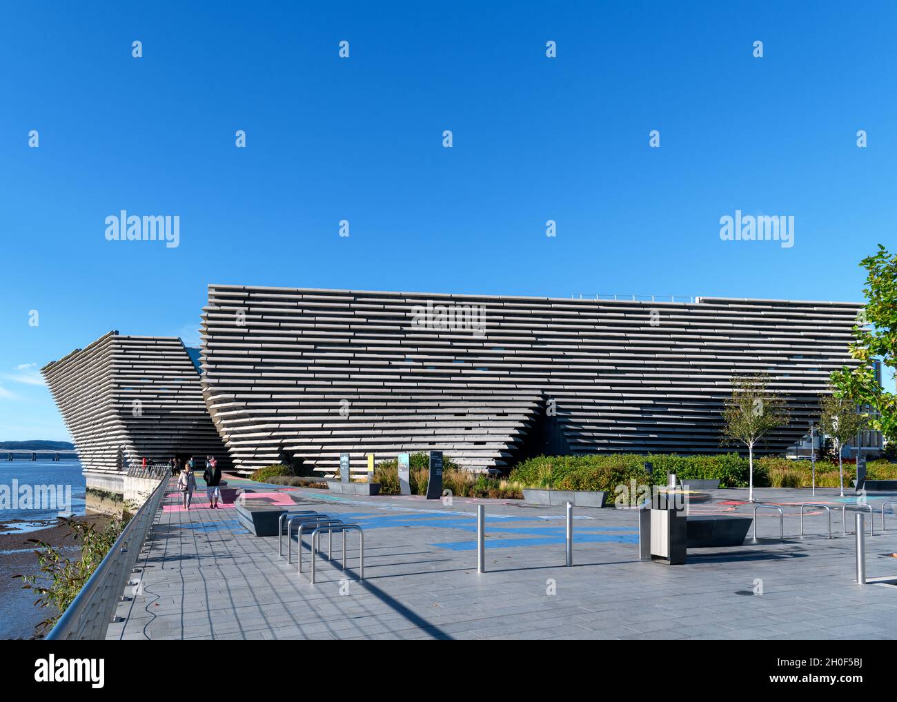 The V&A Dundee, Discovery Point, Dundee, Scotland, UK Stock Photo - Alamy