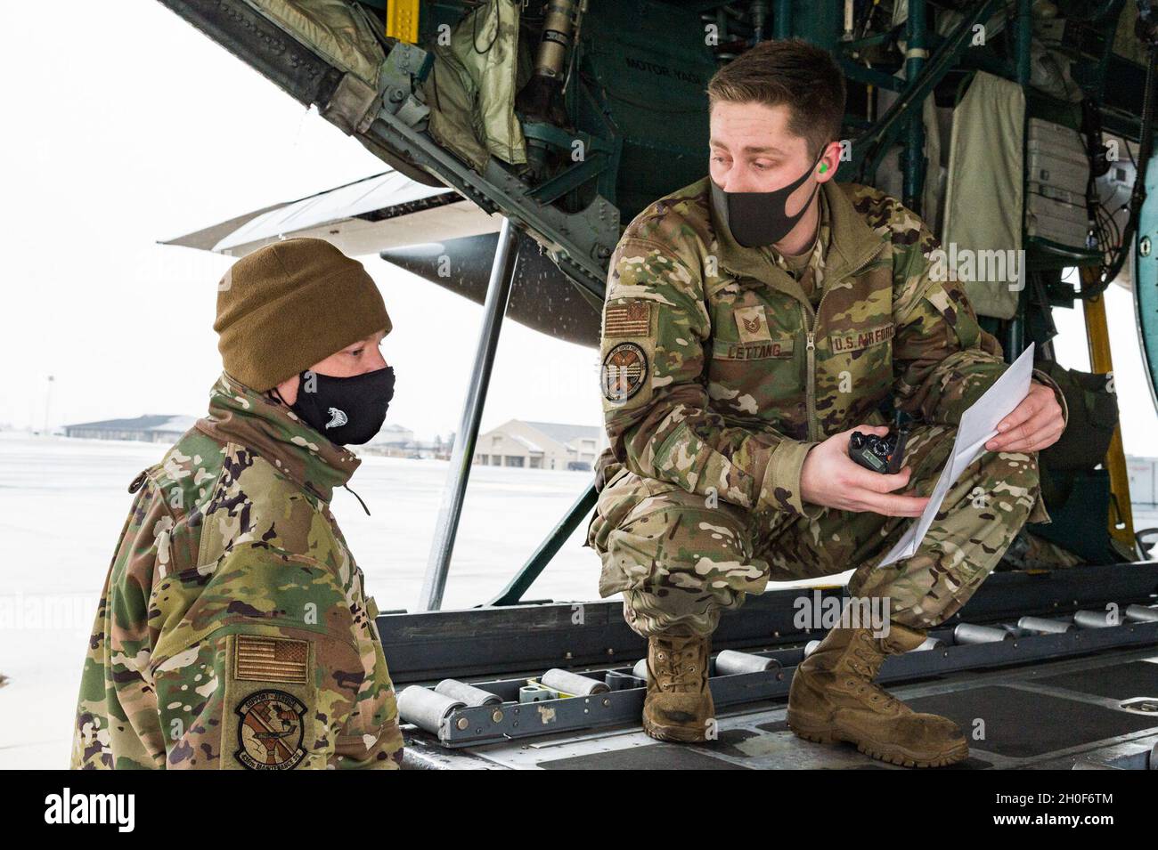 Air cargo loading turkish hi-res stock photography and images - Alamy